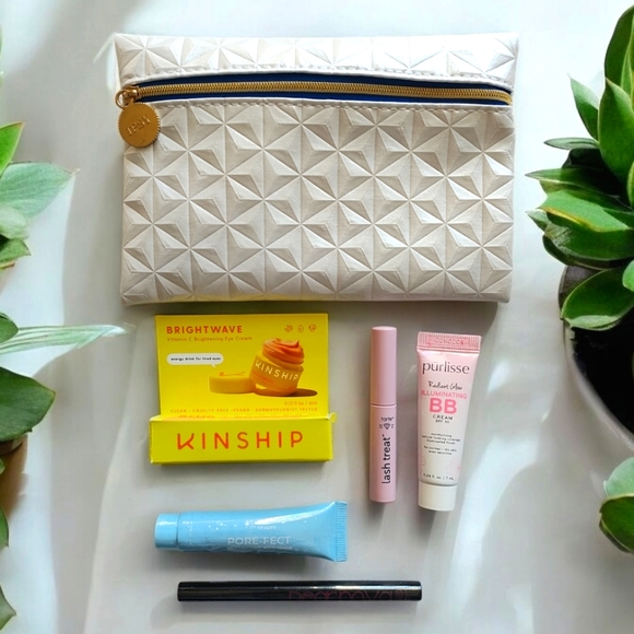 ipsy | Makeup | Ipsy Womans Empowerment Glam Set | Poshmark